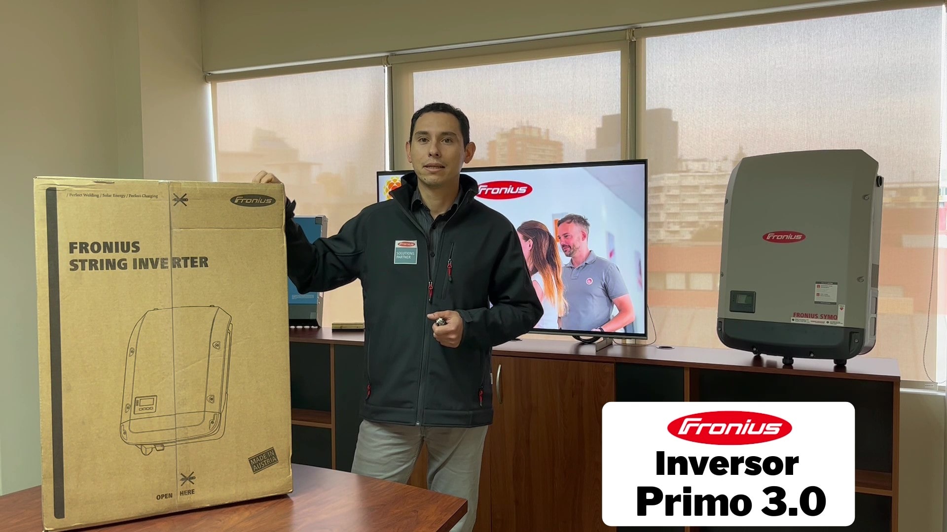 Inversor de Corriente Fronius Primo- ¡Unboxing! - EMAT Chile